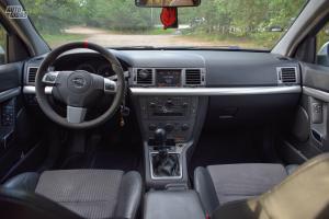 Pelēks Opel Vectra 2004 Viļņa, ar dzinēja tilpumu 2.20 L un nobraukumu 217 tūkst. km par 1300 €, foto 24 vietnē AUTOMOTO.COM.LV