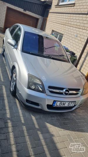 Grey Opel Vectra 2004 in Kaunas, with an engine capacity of 1.90 L and mileage of 318 thousand km for 1000 €, photo  on AUTOMOTO.COM.LV