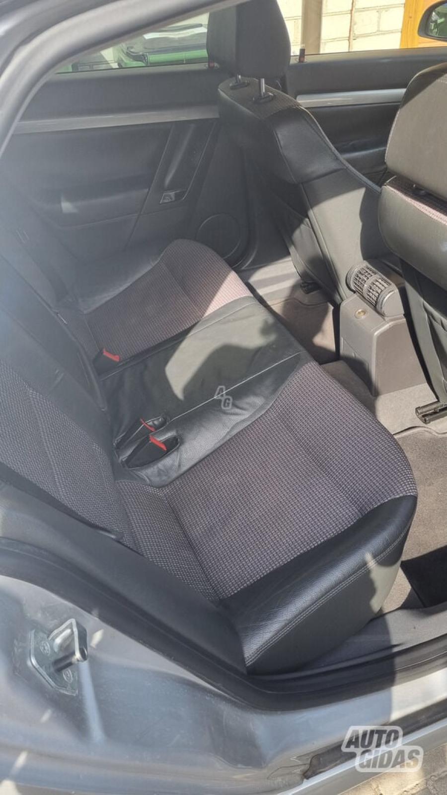 Pelēks Opel Vectra 2004 Kauņa, ar dzinēja tilpumu 1.90 L un nobraukumu 318 tūkst. km par 1000 €, foto 7 vietnē AUTOMOTO.COM.LV