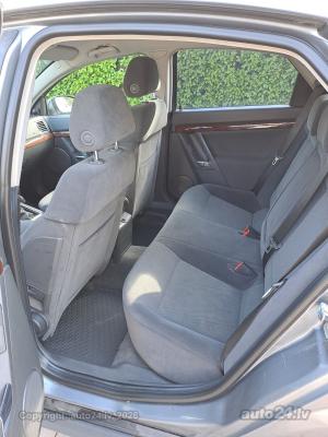 Grey Opel Vectra 2005 in Polva, with an engine capacity of 1.80 L and mileage of 262 thousand km for 800 €, photo 8 on AUTOMOTO.COM.LV