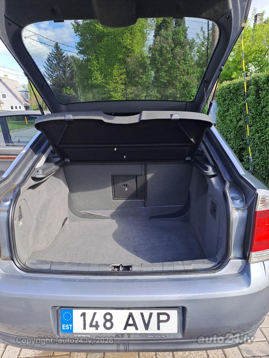 Grey Opel Vectra 2005 in Polva, with an engine capacity of 1.80 L and mileage of 262 thousand km for 800 €, photo 10 on AUTOMOTO.COM.LV