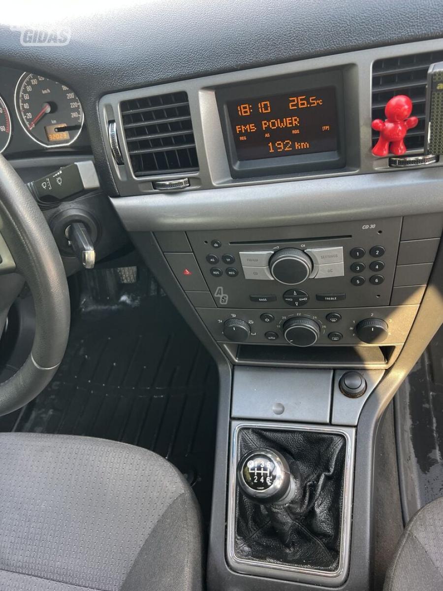Grey Opel Vectra 2005 in Siauliai, with an engine capacity of 1.90 L and mileage of 0 thousand km for 1149 €, photo 15 on AUTOMOTO.COM.LV