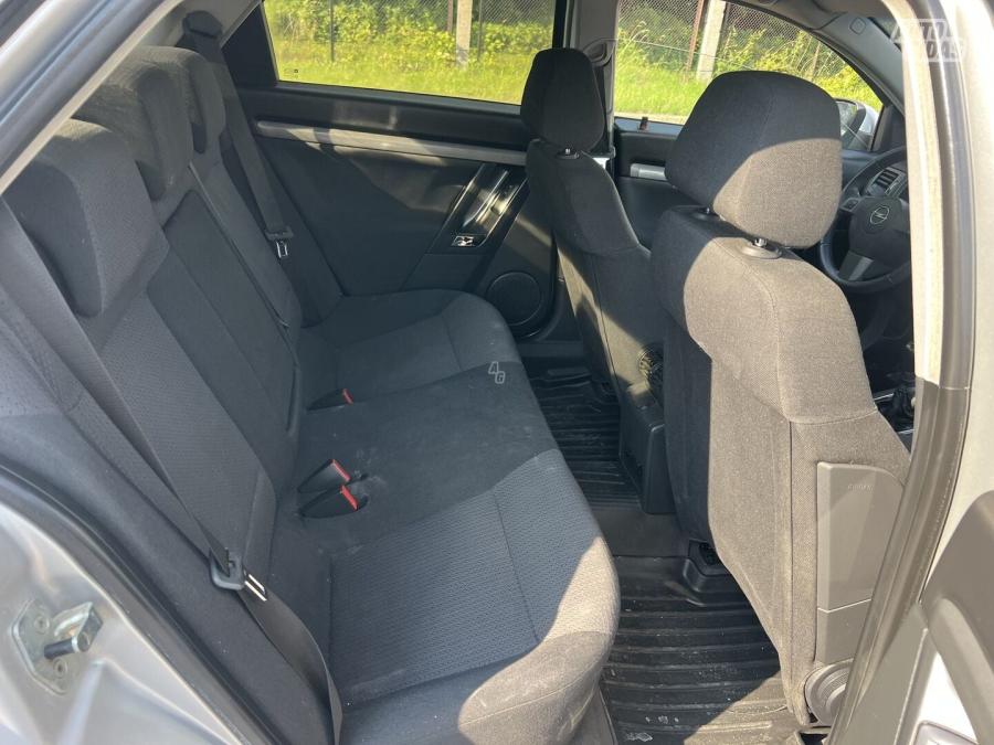 Grey Opel Vectra 2005 in Siauliai, with an engine capacity of 1.90 L and mileage of 0 thousand km for 1149 €, photo 20 on AUTOMOTO.COM.LV