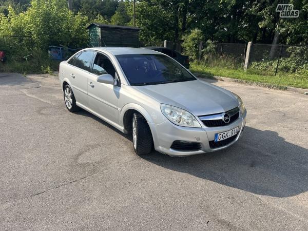 Grey Opel Vectra 2005 in Siauliai, with an engine capacity of 1.90 L and mileage of 0 thousand km for 1149 €, photo 4 on AUTOMOTO.COM.LV