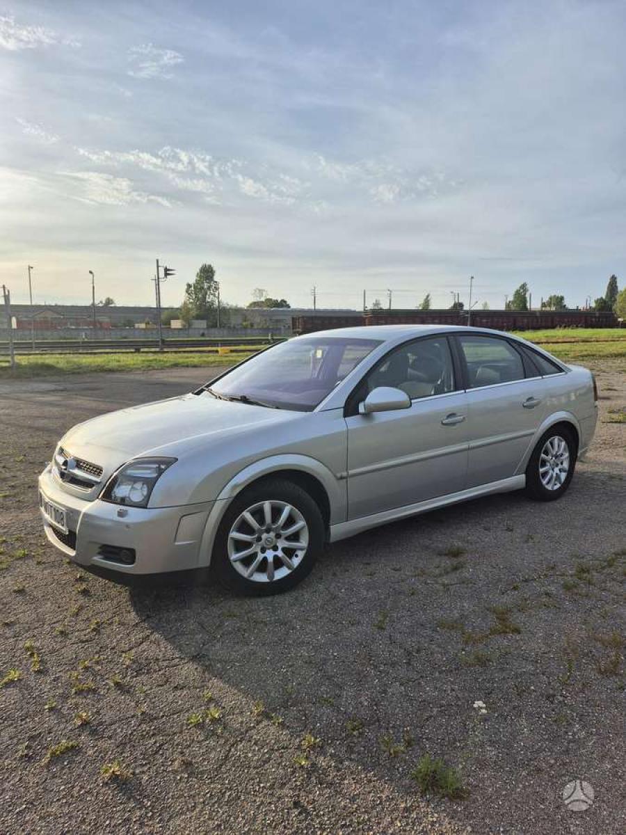 Pelēks Opel Vectra 2005 Šauļi, ar dzinēja tilpumu 2.20 L un nobraukumu 205 tūkst. km par 2100 €, foto 1 vietnē AUTOMOTO.COM.LV