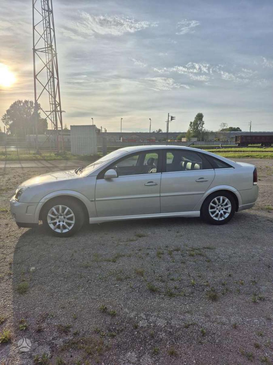Pelēks Opel Vectra 2005 Šauļi, ar dzinēja tilpumu 2.20 L un nobraukumu 205 tūkst. km par 2100 €, foto 5 vietnē AUTOMOTO.COM.LV