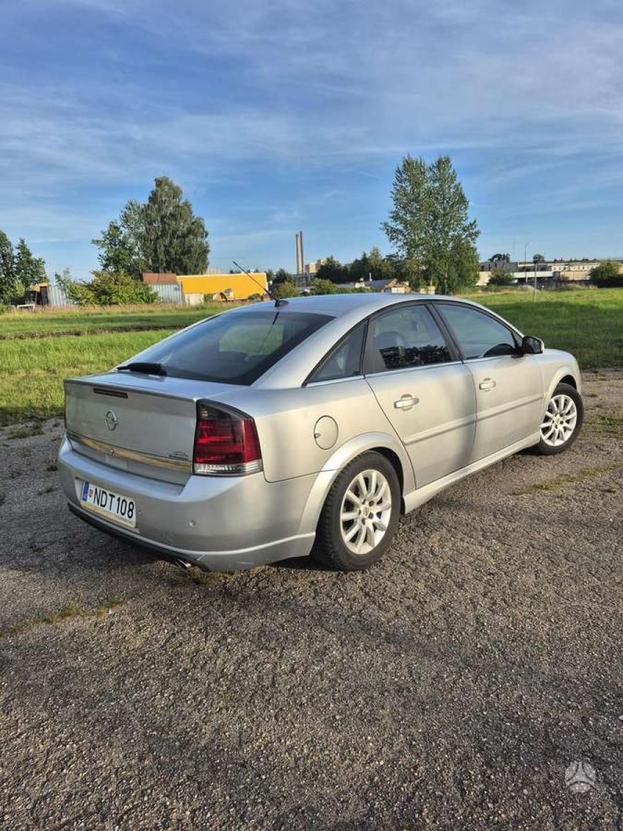 Pelēks Opel Vectra 2005 Šauļi, ar dzinēja tilpumu 2.20 L un nobraukumu 205 tūkst. km par 2100 €, foto 6 vietnē AUTOMOTO.COM.LV