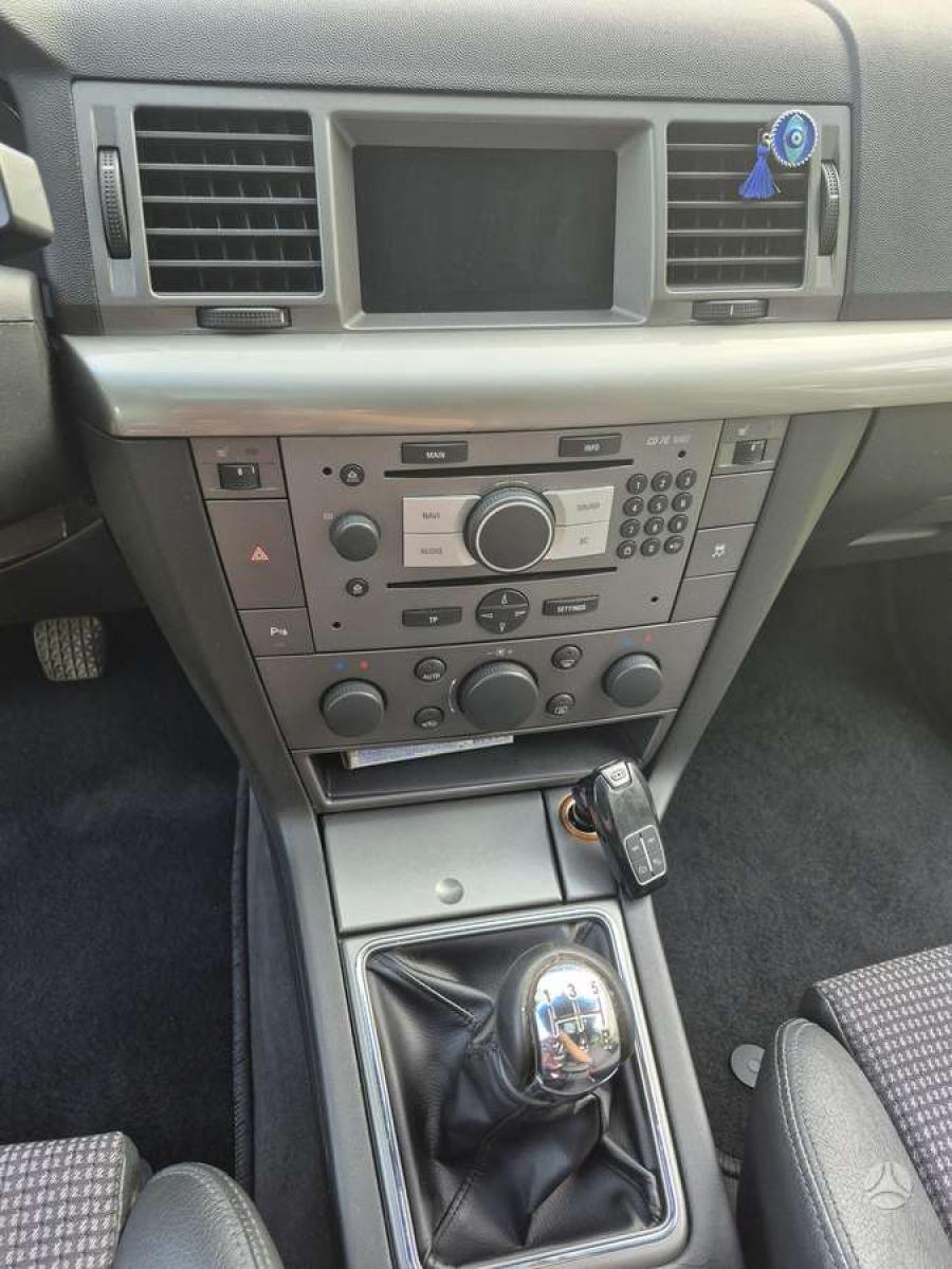 Pelēks Opel Vectra 2005 Šauļi, ar dzinēja tilpumu 2.20 L un nobraukumu 205 tūkst. km par 2100 €, foto 12 vietnē AUTOMOTO.COM.LV