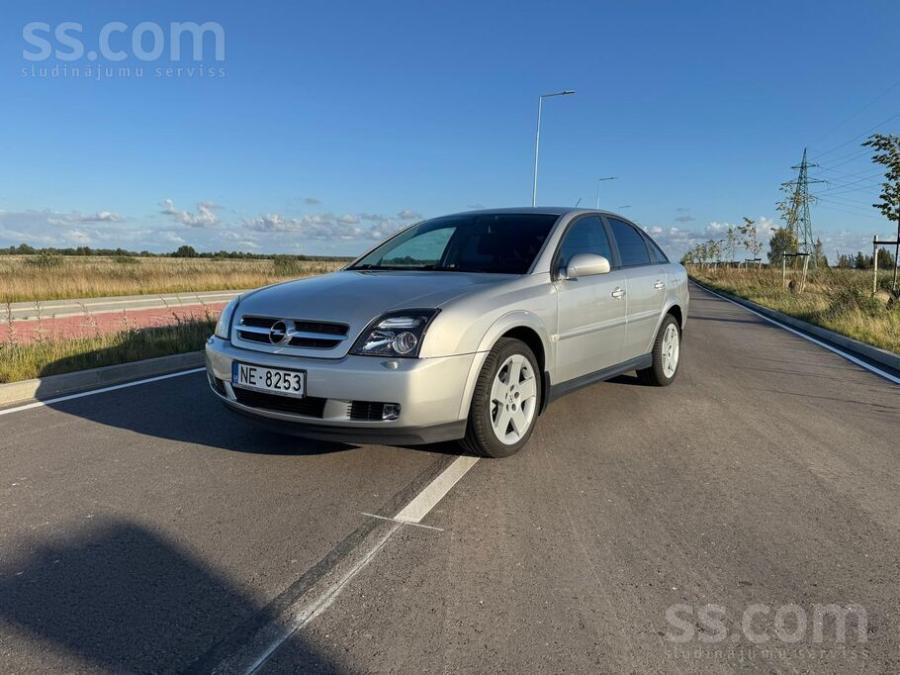Grey Opel Vectra 2005 in Liepaja, with an engine capacity of 2.20 L and mileage of 280 thousand km for 3200 €, photo 1 on AUTOMOTO.COM.LV