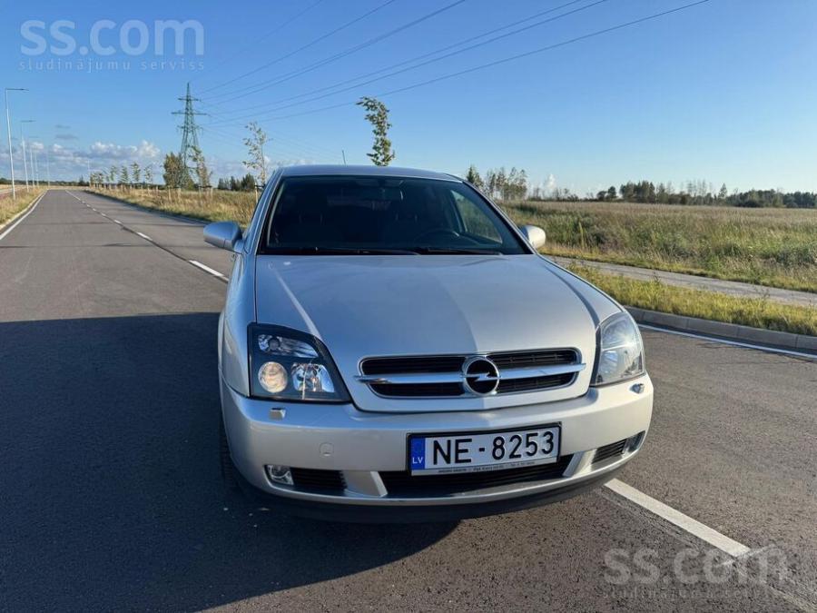 Grey Opel Vectra 2005 in Liepaja, with an engine capacity of 2.20 L and mileage of 280 thousand km for 3200 €, photo 3 on AUTOMOTO.COM.LV
