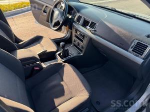 Grey Opel Vectra 2005 in Liepaja, with an engine capacity of 2.20 L and mileage of 280 thousand km for 3200 €, photo 9 on AUTOMOTO.COM.LV