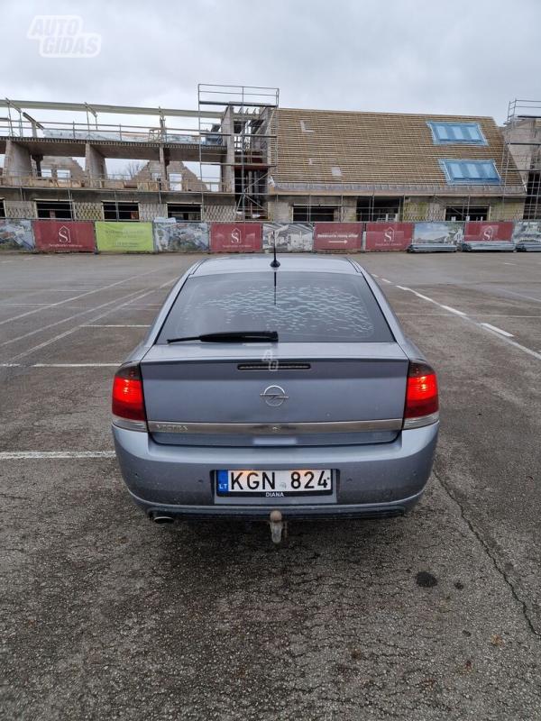 Grey Opel Vectra 2006 in Klaipeda, with an engine capacity of 1.90 L and mileage of 290 thousand km for 1000 €, photo 5 on AUTOMOTO.COM.LV