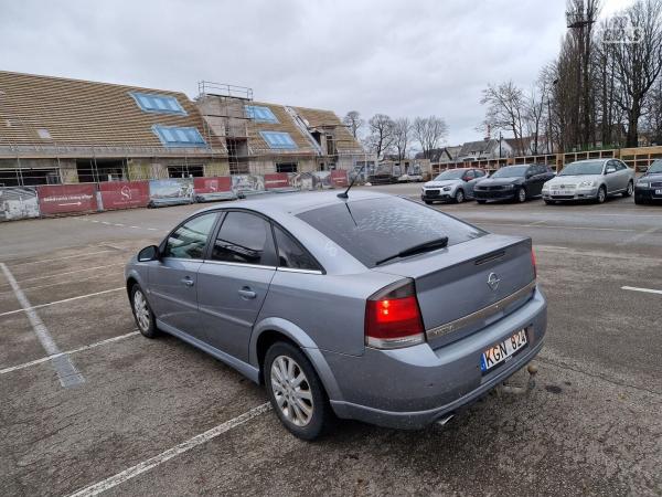 Grey Opel Vectra 2006 in Klaipeda, with an engine capacity of 1.90 L and mileage of 290 thousand km for 1000 €, photo 6 on AUTOMOTO.COM.LV