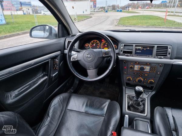 Grey Opel Vectra 2006 in Klaipeda, with an engine capacity of 1.90 L and mileage of 290 thousand km for 1000 €, photo 9 on AUTOMOTO.COM.LV