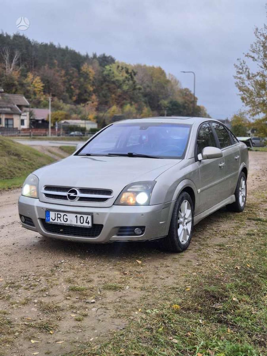 Grey Opel Vectra 2006 in Kaunas, with an engine capacity of 1.90 L and mileage of 300 thousand km for 1100 €, photo 4 on AUTOMOTO.COM.LV