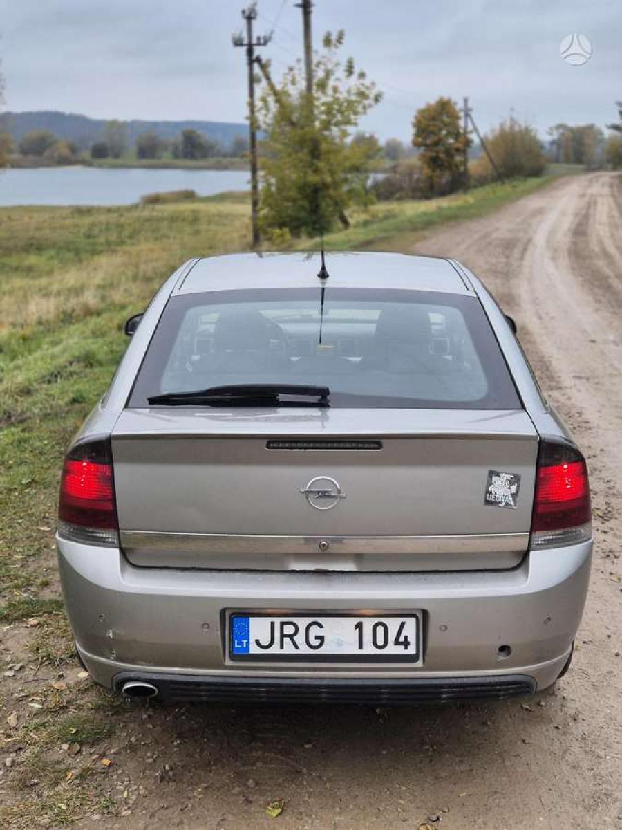 Grey Opel Vectra 2006 in Kaunas, with an engine capacity of 1.90 L and mileage of 300 thousand km for 1100 €, photo 6 on AUTOMOTO.COM.LV