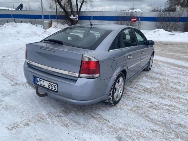 Grey Opel Vectra 2006 in Klaipeda, with an engine capacity of 1.91 L and mileage of 374 thousand km for 1650 €, photo 2 on AUTOMOTO.COM.LV