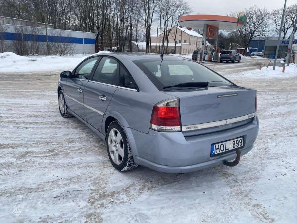 Grey Opel Vectra 2006 in Klaipeda, with an engine capacity of 1.91 L and mileage of 374 thousand km for 1650 €, photo 3 on AUTOMOTO.COM.LV