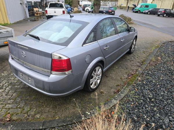 Pelēks Opel Vectra 2006 Marijampole, ar dzinēja tilpumu 2.20 L un nobraukumu 250 tūkst. km par 2200 €, foto 4 vietnē AUTOMOTO.COM.LV