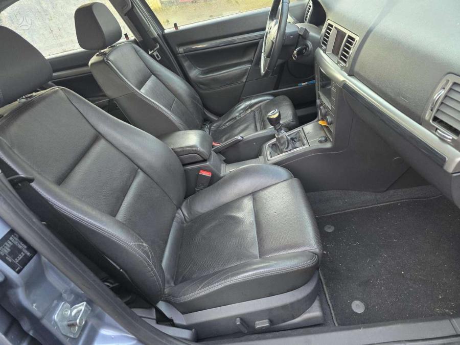 Pelēks Opel Vectra 2006 Marijampole, ar dzinēja tilpumu 2.20 L un nobraukumu 250 tūkst. km par 2200 €, foto 9 vietnē AUTOMOTO.COM.LV
