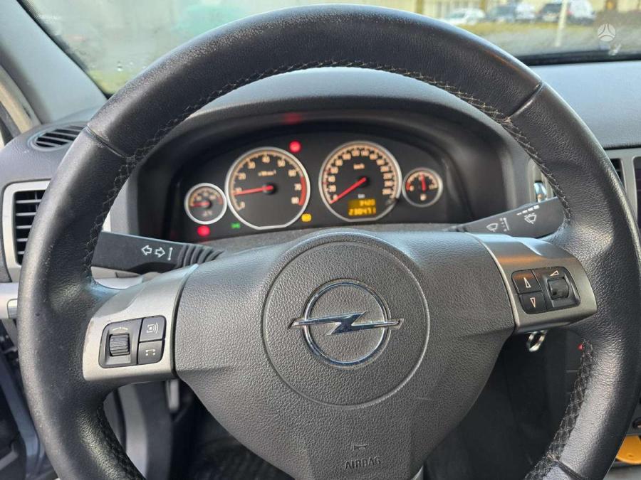 Pelēks Opel Vectra 2006 Marijampole, ar dzinēja tilpumu 2.20 L un nobraukumu 250 tūkst. km par 2200 €, foto 15 vietnē AUTOMOTO.COM.LV