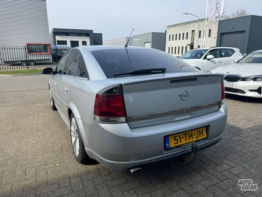 Pelēks Opel Vectra 2006 Kauņa, ar dzinēja tilpumu 1.80 L un nobraukumu 210 tūkst. km par 1999 €, foto 3 vietnē AUTOMOTO.COM.LV