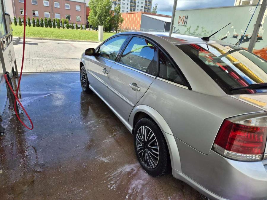 Grey Opel Vectra 2006 in Telschi, with an engine capacity of 1.91 L and mileage of 278 thousand km for 850 €, photo 6 on AUTOMOTO.COM.LV