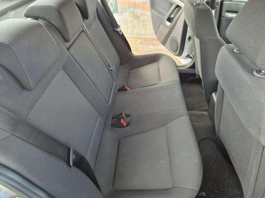 Grey Opel Vectra 2006 in Telschi, with an engine capacity of 1.91 L and mileage of 278 thousand km for 850 €, photo 9 on AUTOMOTO.COM.LV