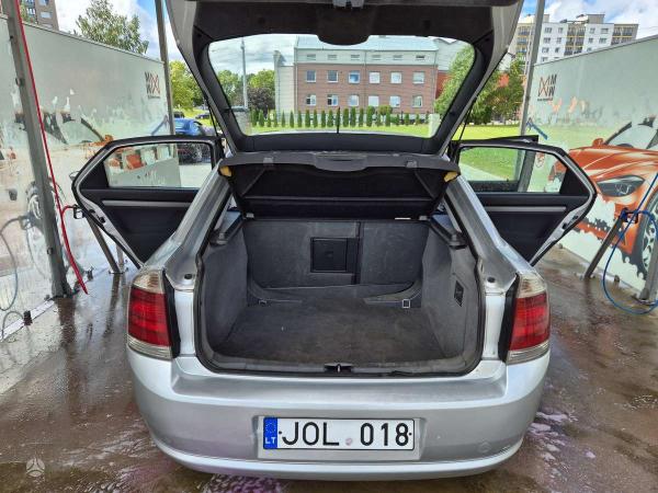 Pelēks Opel Vectra 2006 Telšiai, ar dzinēja tilpumu 1.91 L un nobraukumu 278 tūkst. km par 850 €, foto 9 vietnē AUTOMOTO.COM.LV