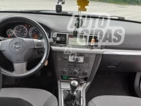 Opel Vectra 2006 Šauļi vietnē Pelēks Opel Vectra 2006 Šauļi, ar dzinēja tilpumu 1.90 L un nobraukumu 357 tūkst. km par 1000 €, foto 5 vietnē AUTOMOTO.COM.LV