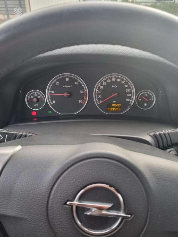 Pelēks Opel Vectra 2007 Viļņa, ar dzinēja tilpumu 1.91 L un nobraukumu 310 tūkst. km par 1300 €, foto 1 vietnē AUTOMOTO.COM.LV