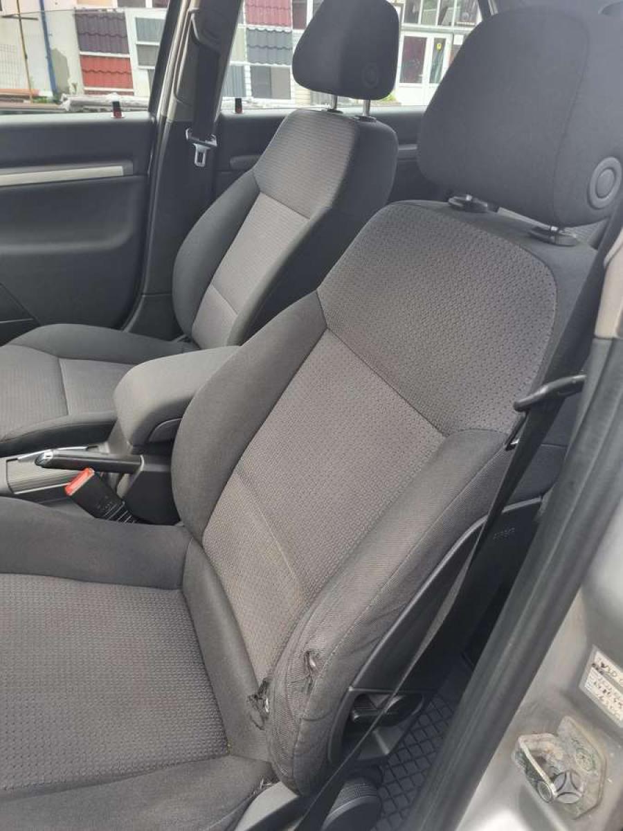 Pelēks Opel Vectra 2007 Viļņa, ar dzinēja tilpumu 1.91 L un nobraukumu 310 tūkst. km par 1300 €, foto 5 vietnē AUTOMOTO.COM.LV