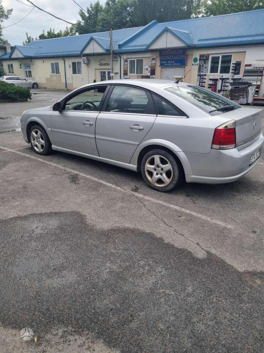 Pelēks Opel Vectra 2007 Viļņa, ar dzinēja tilpumu 1.91 L un nobraukumu 310 tūkst. km par 1300 €, foto 13 vietnē AUTOMOTO.COM.LV