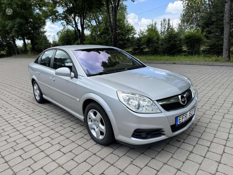 Grey Opel Vectra 2007 in Vilnius, with an engine capacity of 1.90 L and mileage of 309 thousand km for 1100 €, photo 3 on AUTOMOTO.COM.LV