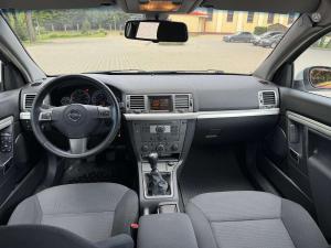 Grey Opel Vectra 2007 in Vilnius, with an engine capacity of 1.90 L and mileage of 309 thousand km for 1100 €, photo 8 on AUTOMOTO.COM.LV