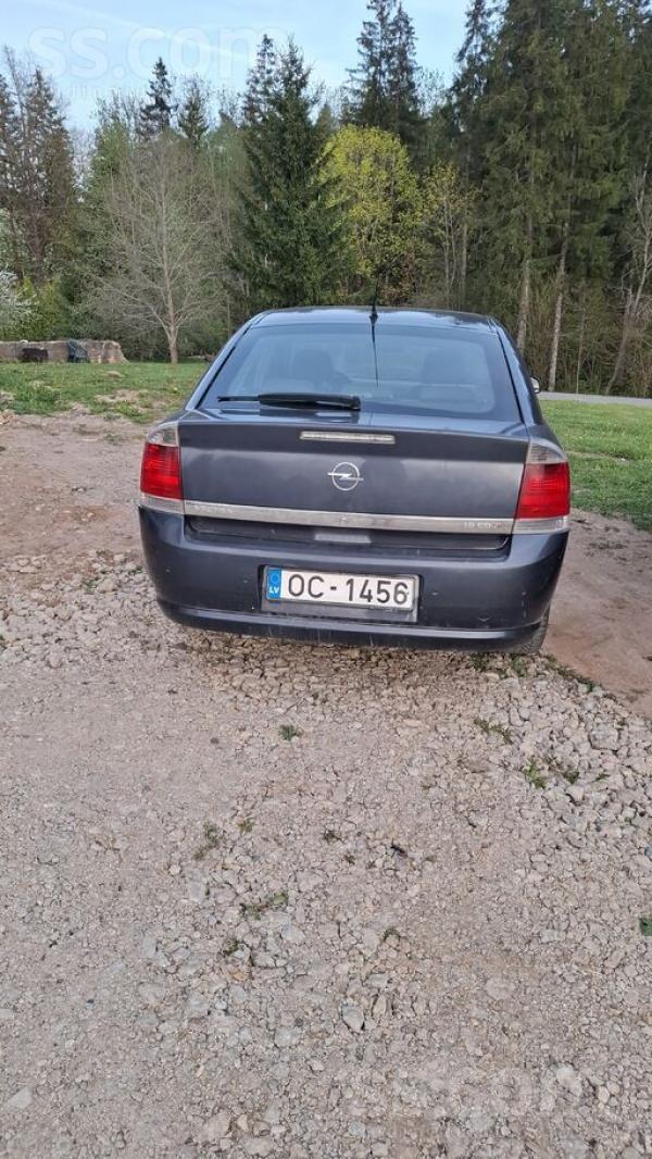 Grey Opel Vectra 2008 in Saldus, with an engine capacity of 1.90 L and mileage of 287 thousand km for 1580 €, photo 5 on AUTOMOTO.COM.LV