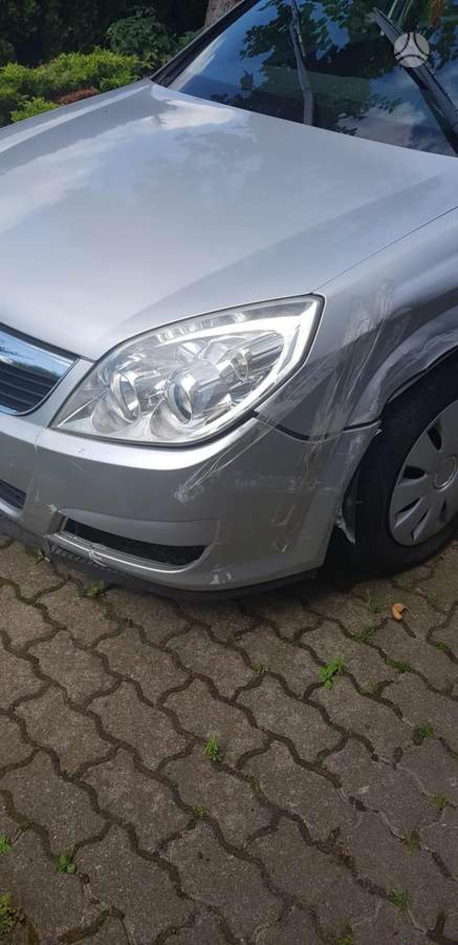 Grey Opel Vectra 2008 in Kaunas, with an engine capacity of 1.91 L and mileage of 243 thousand km for 1100 €, photo 8 on AUTOMOTO.COM.LV