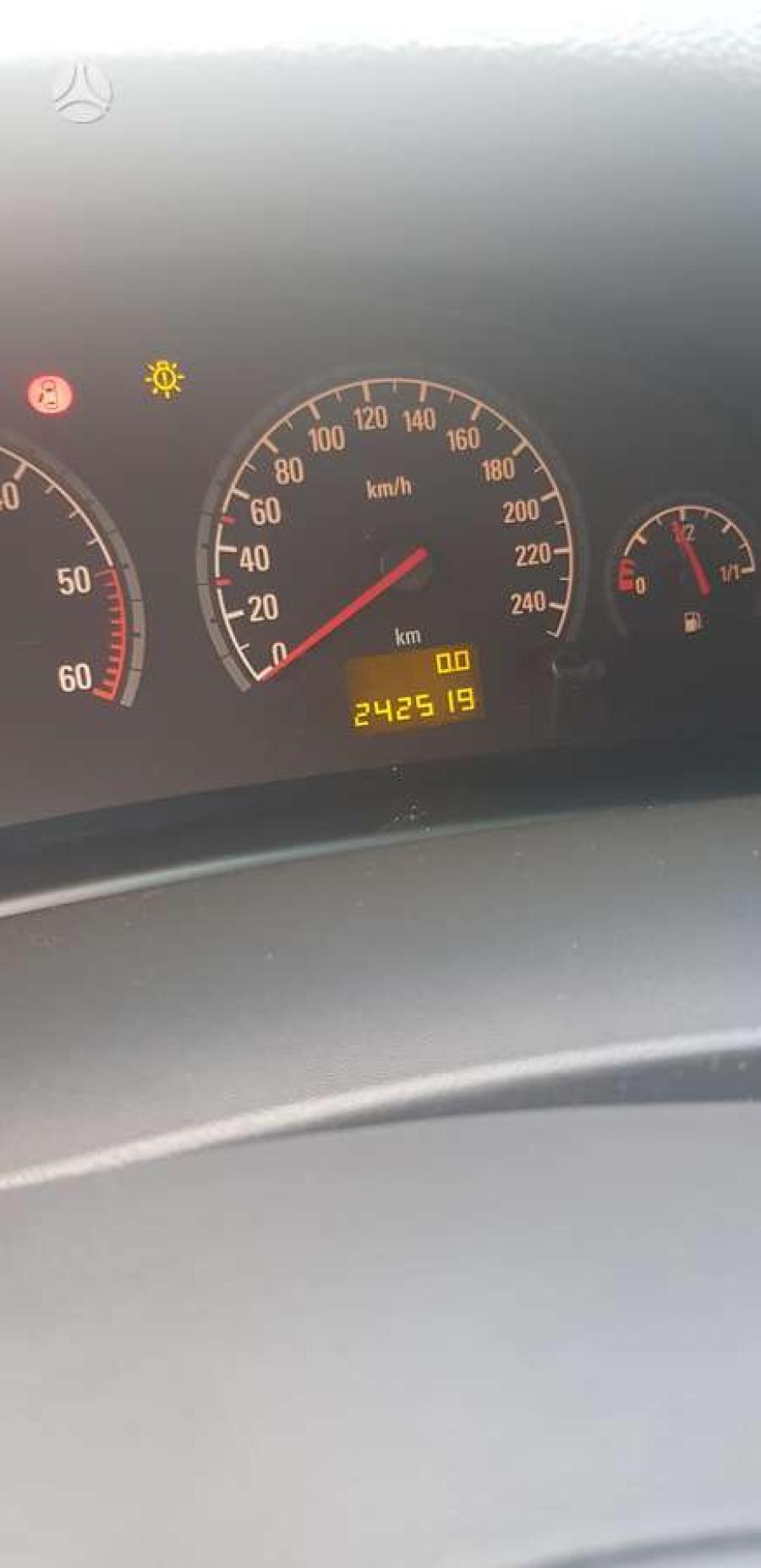 Grey Opel Vectra 2008 in Kaunas, with an engine capacity of 1.91 L and mileage of 243 thousand km for 1100 €, photo 10 on AUTOMOTO.COM.LV