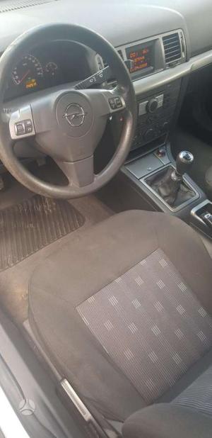 Grey Opel Vectra 2008 in Kaunas, with an engine capacity of 1.91 L and mileage of 243 thousand km for 1100 €, photo 11 on AUTOMOTO.COM.LV