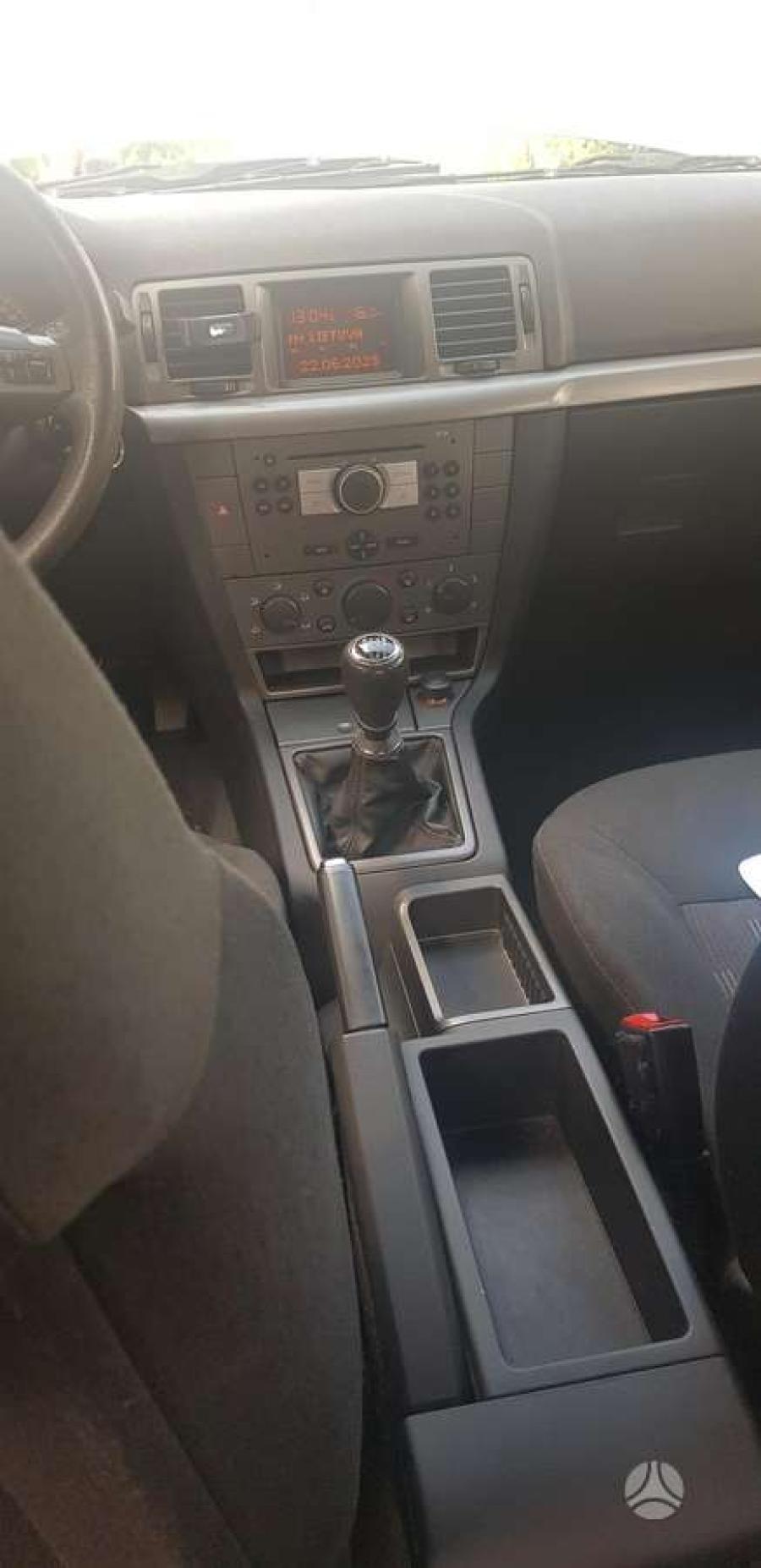 Grey Opel Vectra 2008 in Kaunas, with an engine capacity of 1.91 L and mileage of 243 thousand km for 1100 €, photo 12 on AUTOMOTO.COM.LV