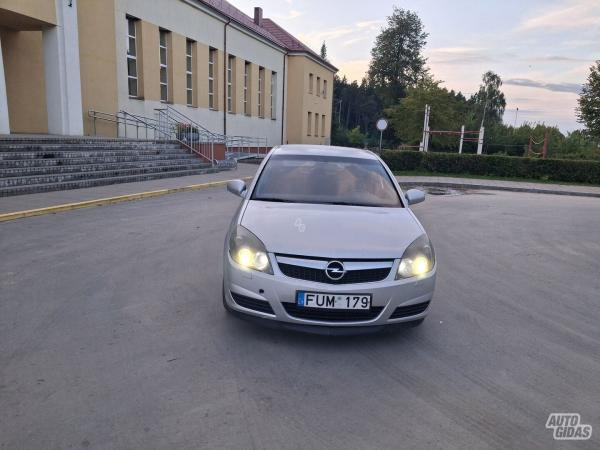 Grey Opel Vectra 2008 in Vilnius, with an engine capacity of 1.90 L and mileage of 367 thousand km for 1450 €, photo 6 on AUTOMOTO.COM.LV