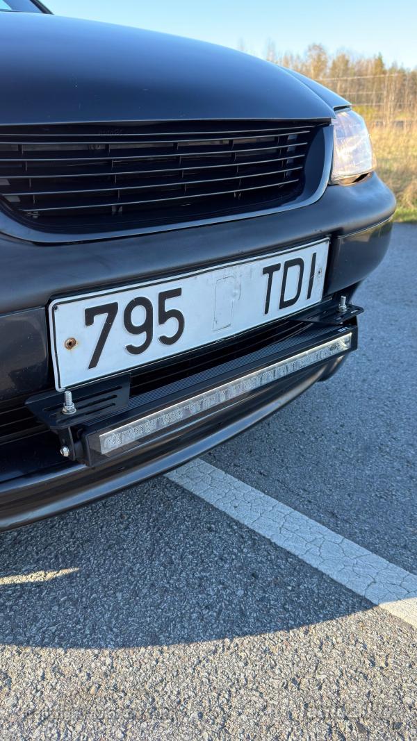 Pelēks Opel Vectra 1995 Tallina, ar dzinēja tilpumu 1.60 L un nobraukumu 200 tūkst. km par 1600 €, foto 8 vietnē AUTOMOTO.COM.LV