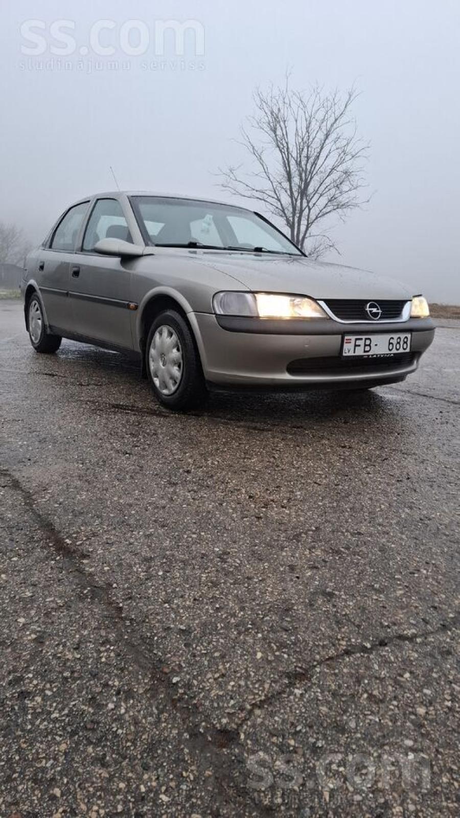 Pelēks Opel Vectra 1996 Madona, ar dzinēja tilpumu 1.60 L un nobraukumu 243 tūkst. km par 1250 €, foto 2 vietnē AUTOMOTO.COM.LV