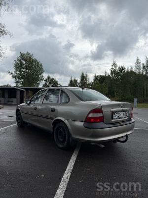 Pelēks Opel Vectra 1996 Madona, ar dzinēja tilpumu 1.60 L un nobraukumu 247 tūkst. km par 950 €, foto 4 vietnē AUTOMOTO.COM.LV