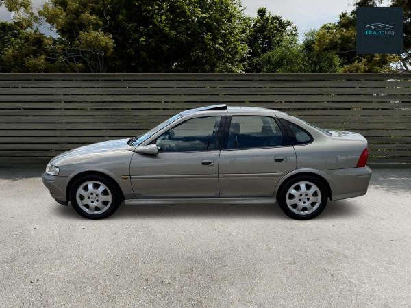 Grey Opel Vectra 1999 in Kaunas, with an engine capacity of 2.50 L and mileage of 299 thousand km for 2250 €, photo 9 on AUTOMOTO.COM.LV
