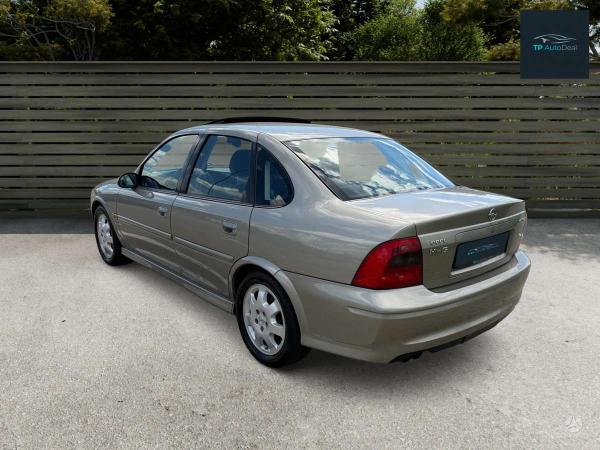 Grey Opel Vectra 1999 in Kaunas, with an engine capacity of 2.50 L and mileage of 299 thousand km for 2250 €, photo 10 on AUTOMOTO.COM.LV