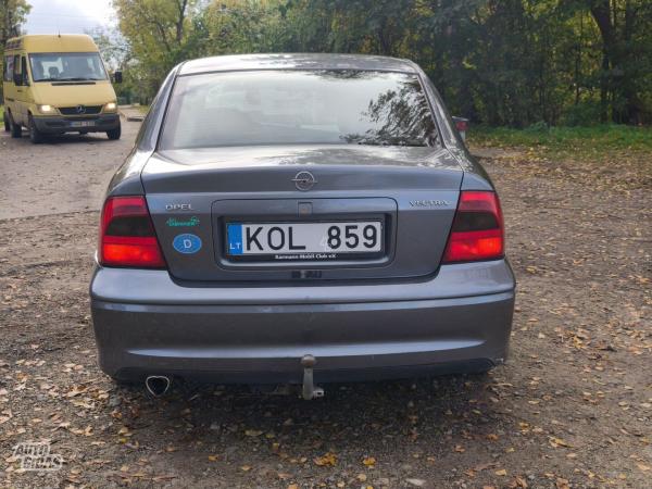 Pelēks Opel Vectra 2000 Alīta, ar dzinēja tilpumu 1.60 L un nobraukumu 263 tūkst. km par 1000 €, foto 7 vietnē AUTOMOTO.COM.LV