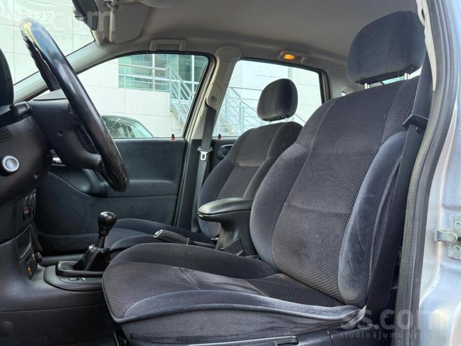 Grey Opel Vectra 2001 in Riga, with an engine capacity of 2.00 L and mileage of 0 thousand km for 2500 €, photo 11 on AUTOMOTO.COM.LV