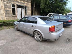 Grey Opel Vectra 2002 in Riga, with an engine capacity of 2.20 L and mileage of 154 thousand km for 450 €, photo 3 on AUTOMOTO.COM.LV