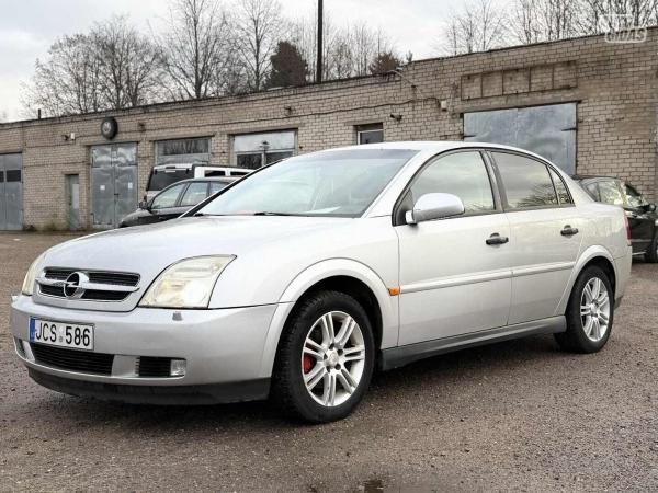 Grey Opel Vectra 2002 in Silute, with an engine capacity of 2.20 L and mileage of 349 thousand km for 500 €, photo 3 on AUTOMOTO.COM.LV